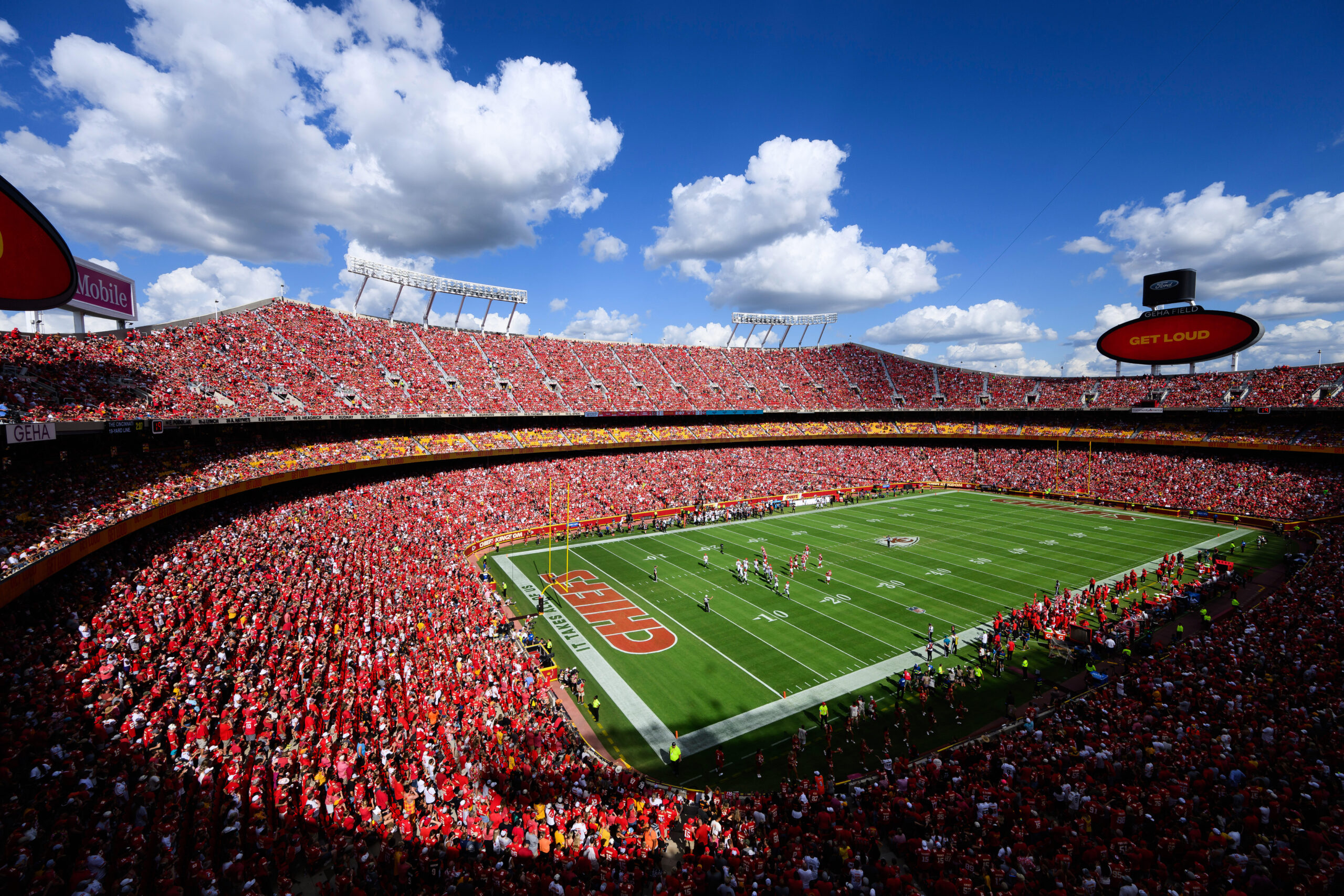 Chiefs press on with stadium negotiations on both sides of the Kansas ...